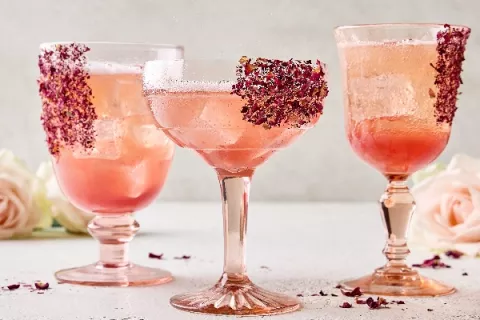 Spritz litchi et rose | Redpath Sugar